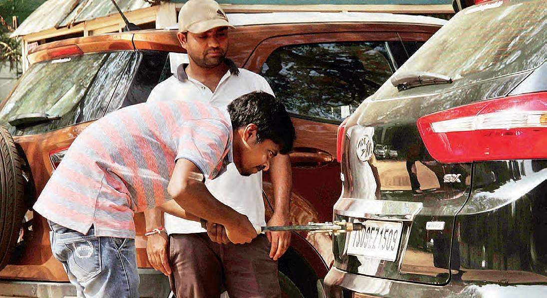 No deadline set for HSRP installation on old vehicles, clarifies ...