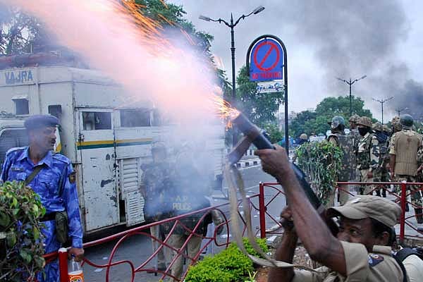It’s raining stones, tear gas shells at Osmania University