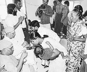 28 Christians embrace Hinduism