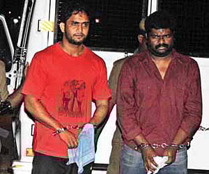 Gangsters brought to central prison