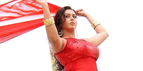Glamour alone can’t help: Namitha