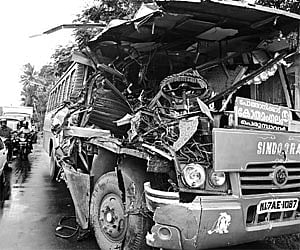 Five pvt bus passengers seriously hurt in mishap