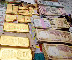 ACB raids sub-registrar, finds assets worth over Rs 2 crores