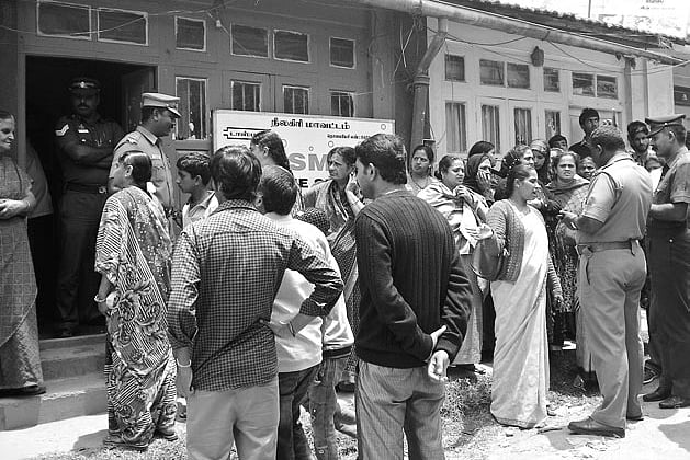 TASMAC shop blooms near Rose Garden, residents fume