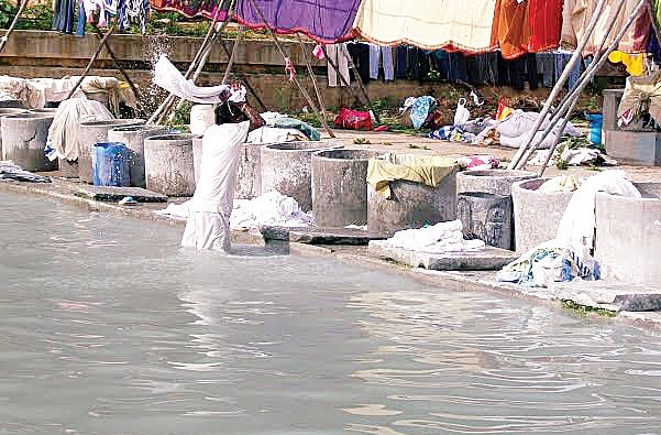 Power Cuts Render Dhobi Ghat Washing Machines Useless