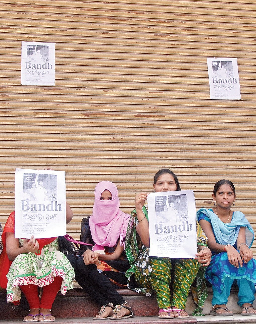 Sultan Bazaar Shuts Down Protesting Metro Realignment