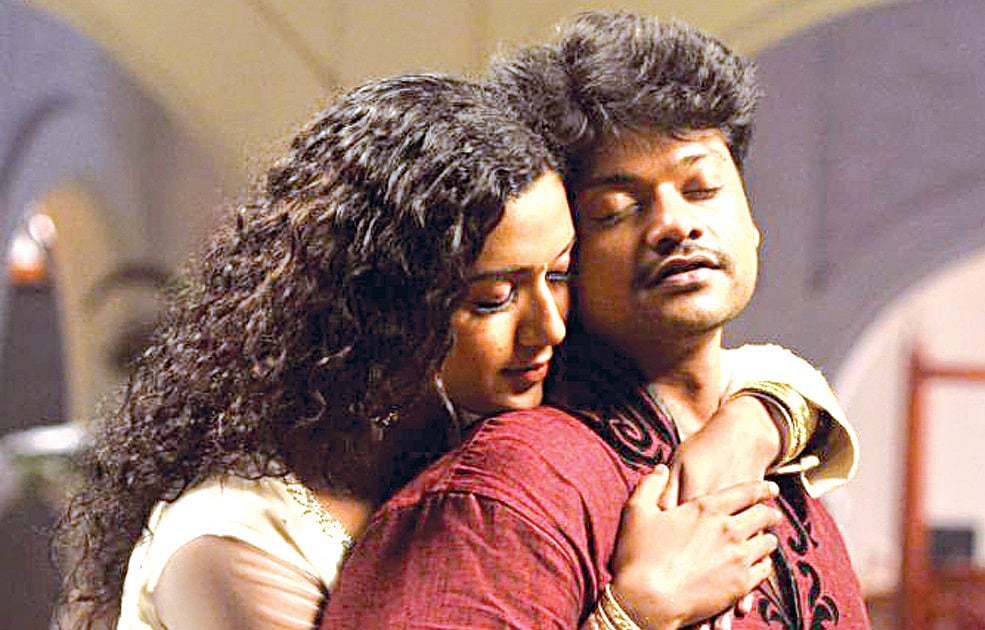 Ennul Aayiram Review: Off-beat Bold Effort That Could Have Been Better