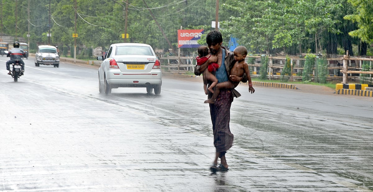 IMD warns of extremely heavy rain as depression forms over Bay; Odisha ...