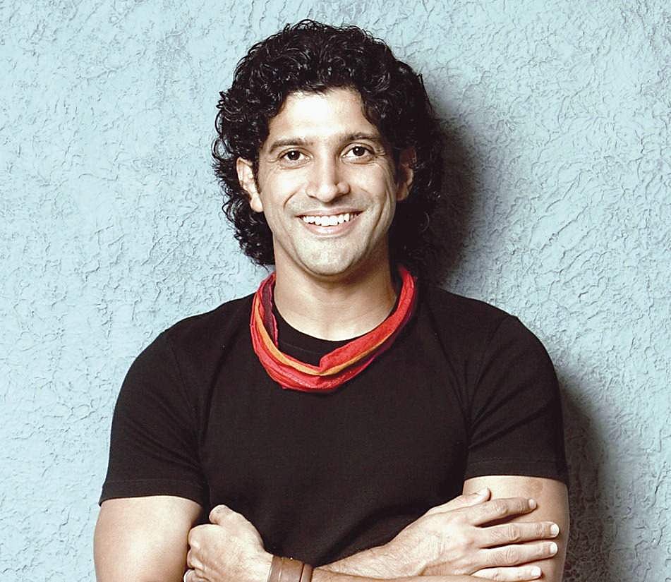 Farhan akhtar goes all out to make sure raees is a hit