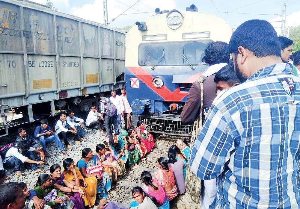 Youth dies under train, travellers stage protest