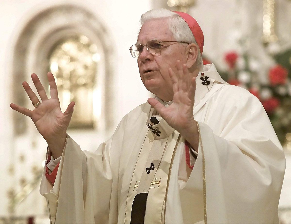 Cardinal Bernard Law, disgraced by 'Spotlight's Boston Catholic priest ...