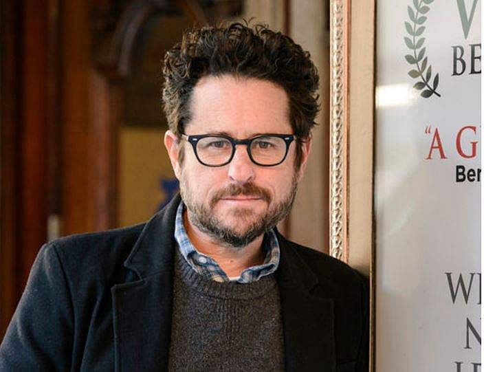 'Star Wars: Episode IX' starts shooting, announces director JJ Abrams