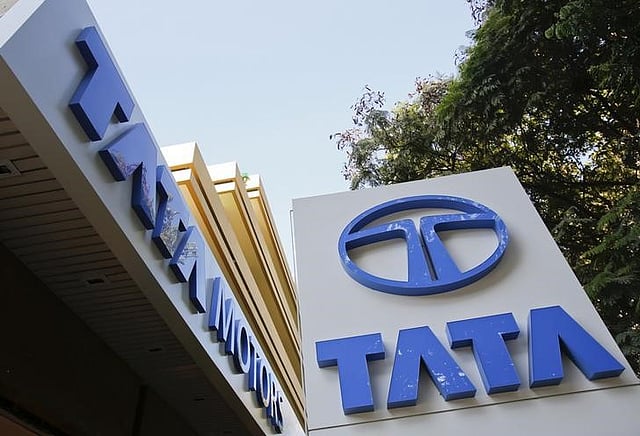 Tata Motors back in the black, posts Rs 1,215 crore net