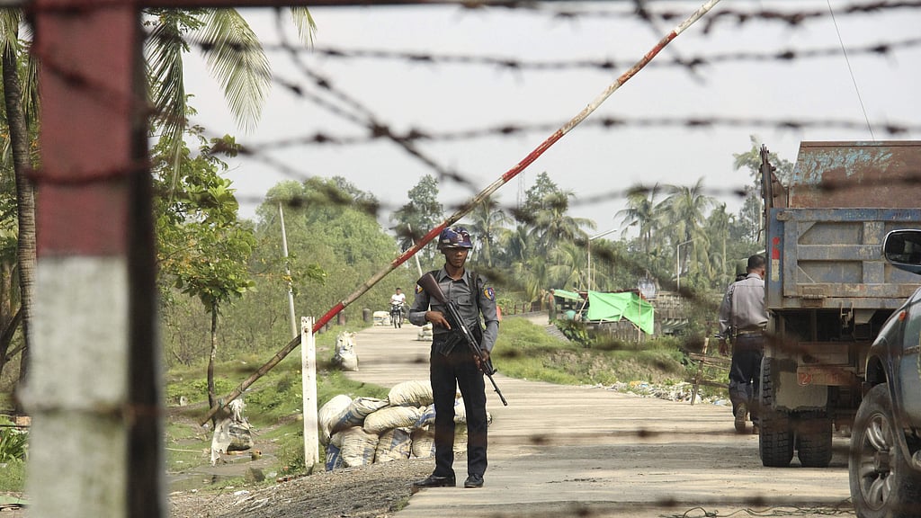 Intense battle in Myanmar town prevents 1,500 Hindus, 20 Rakhines from ...