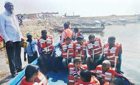 10,000 attend Singotam fair in TS by crossing Krishna by boats