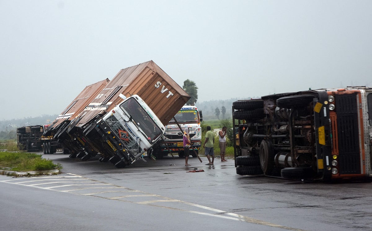 One killed, 10 injured in West Bengal as Cyclone Titli moves northeastward