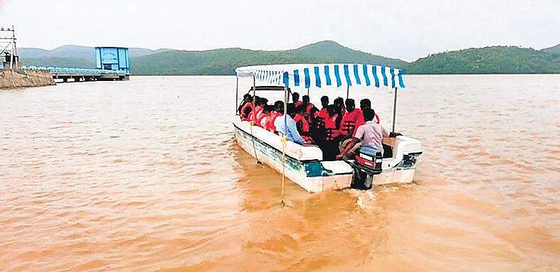 Kaddam project sees high turnout this monsoon