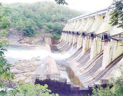 Polavaram engineers to fix jammed gates of Sileru