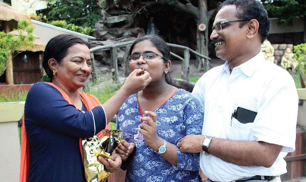 Kochi girl national topper in CBSE Class X exam