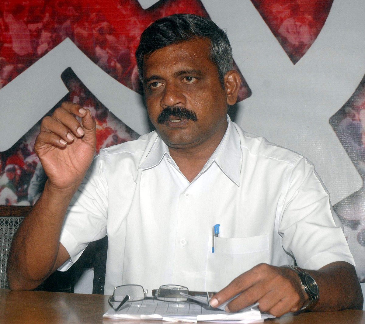 With Rs 2.4 lakh assets, Babu Rao poorest Assembly candidate in city