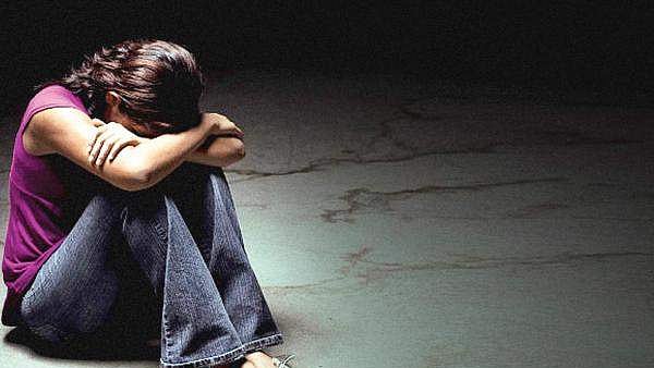 Student chided by principal for shooting reels on campus attempts to ...