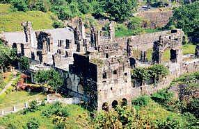 200 students on heritage trek to Kondapalli Fort