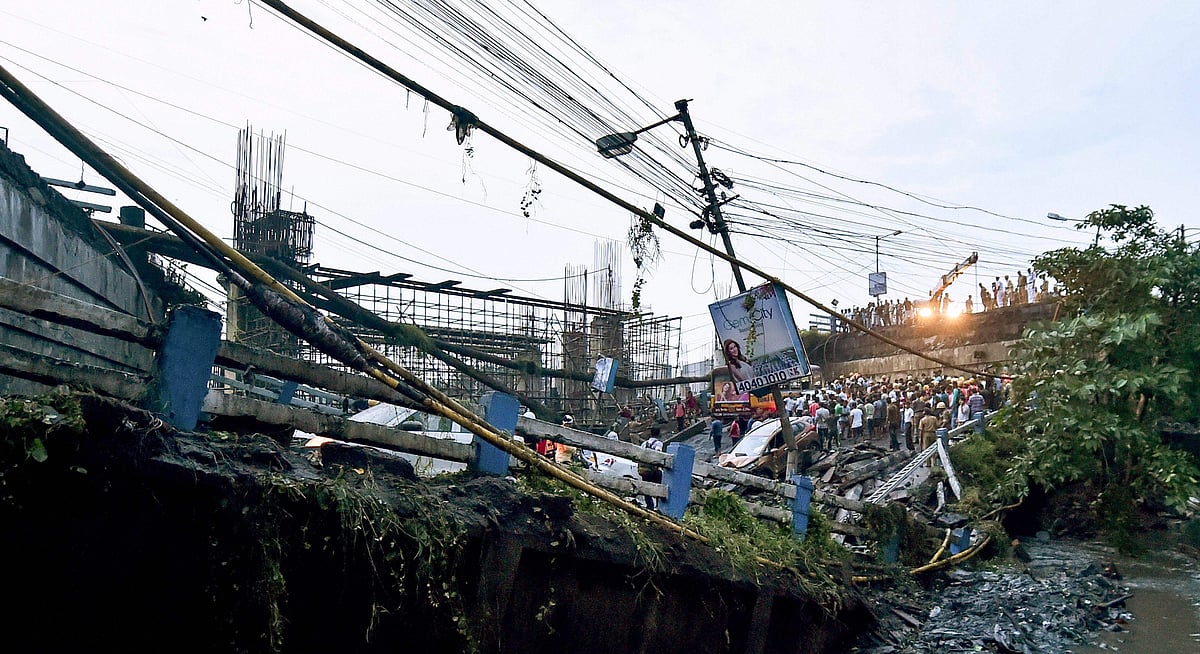 Kolkata Police constitutes SIT to probe Majerhat bridge collapse