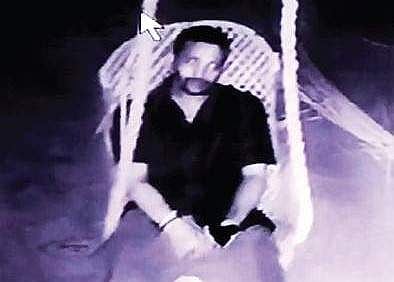 Tamil Nadu thief seen chilling on swing lands in police net