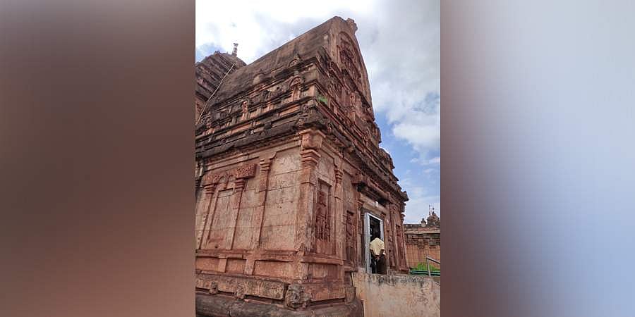 Mining impacts 1,200-year-old Kumaraswamy temple in Ballari