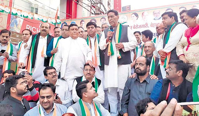 ‘PM travelled as country reeled under economic instability’: Delhi ...
