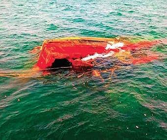 Trawler hits ‘Black Rose’ wreckage, five rescued