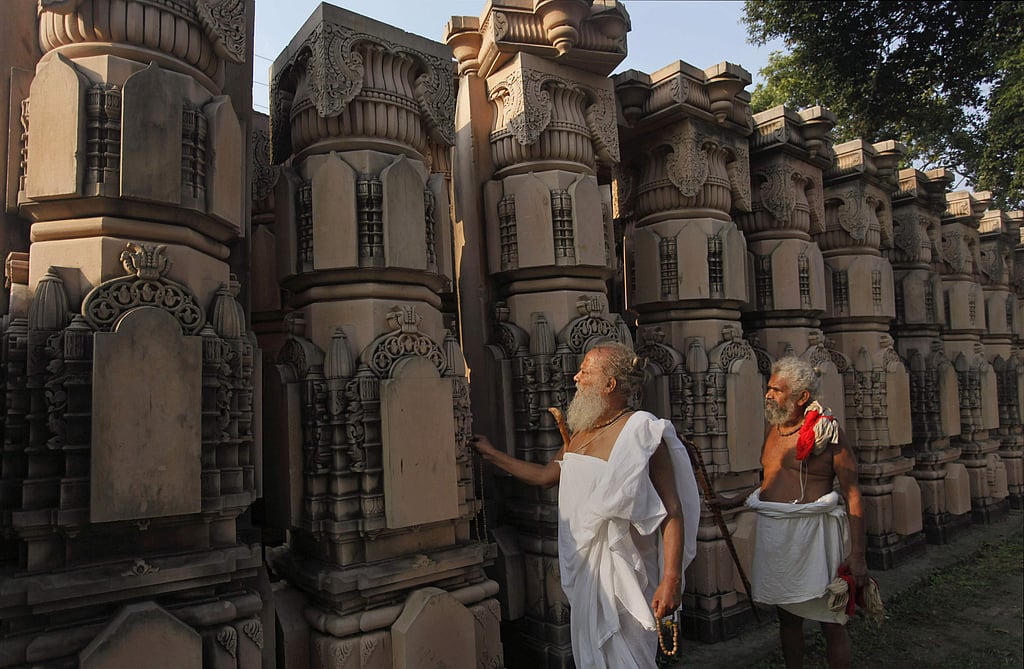 Two floors, 216 pillars, river Saryu in backyard: The majestic temple ...