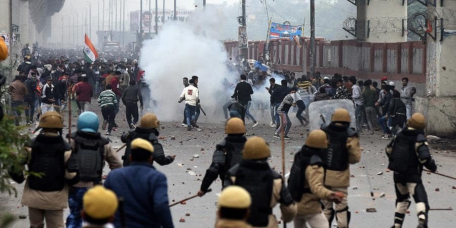 CAA stir: DCP hurt in Delhi's Seelampur, reinforcements called in
