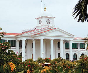 Kerala: Unions call for a change in ‘purdah period’ for government staff