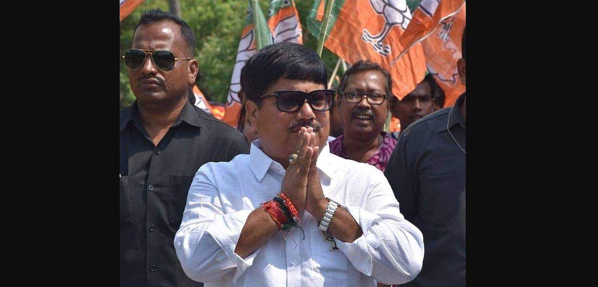BJP MP Arjun Singh shown black flags during ambulance launch event in ...