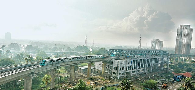 Kochi Metro Rail holds trial run from Maharaja’s ground to Thykoodam