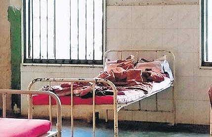 Woman injured as ceiling fan crashes down at Tiruchy govt hospital