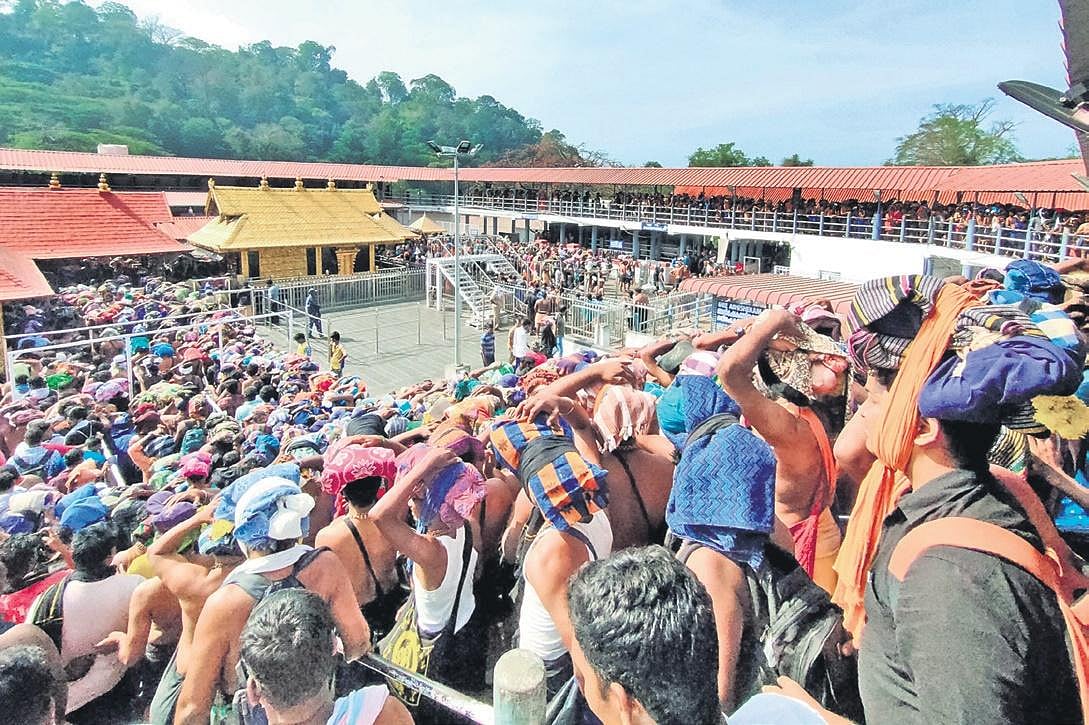 Pilgrims queue up for 15 hours at Sabarimala