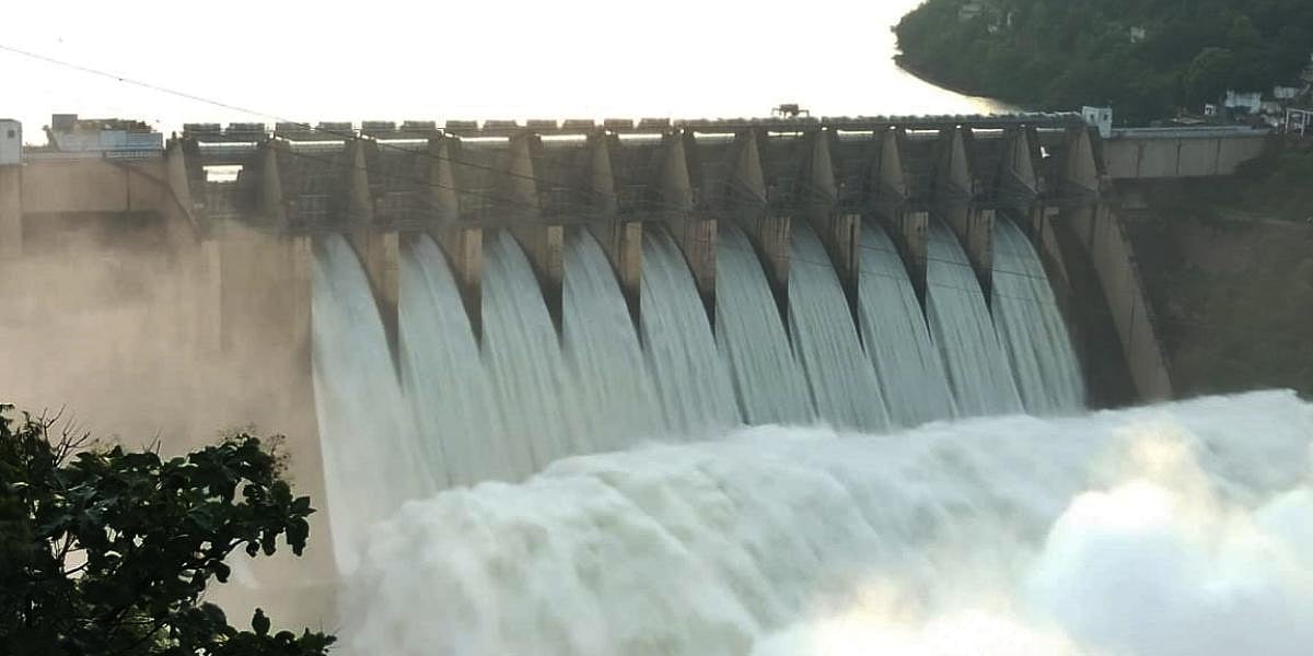 Heavy inflows into Vijayawada's Prakasam Barrage, dams in Krishna basin to continue for two more day