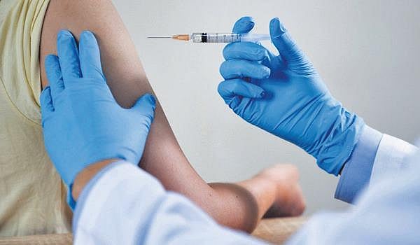 Here is why doctors recommend influenza shots and pneumonia vaccine ...