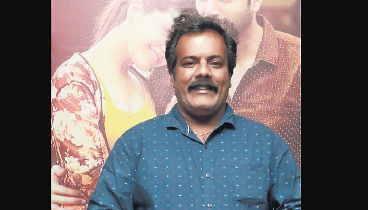 Munishkanth turns hero for 'Middle Class'