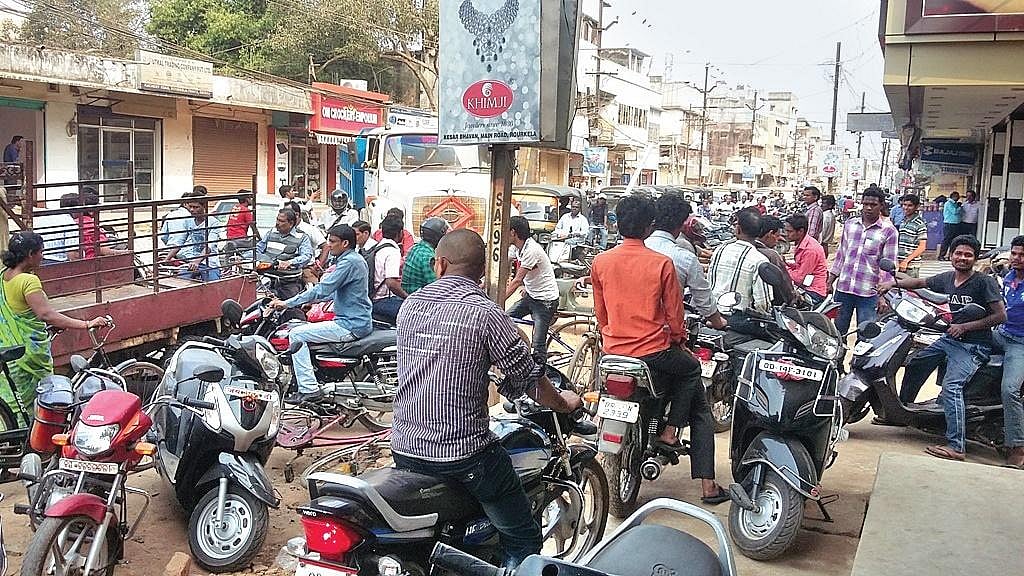 Rourkela: Parking extortion by shopping centres, civic authorities mum