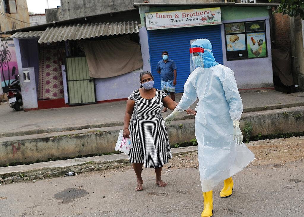 Sri Lanka locks down three towns as COVID-19 spread persists
