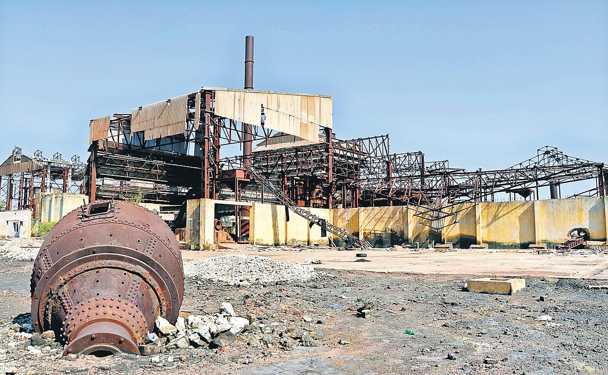 25 years after factory downing shutters, chromium sludge causes ...