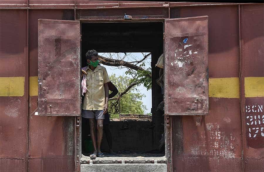 Railway goods loadmen stopped by police