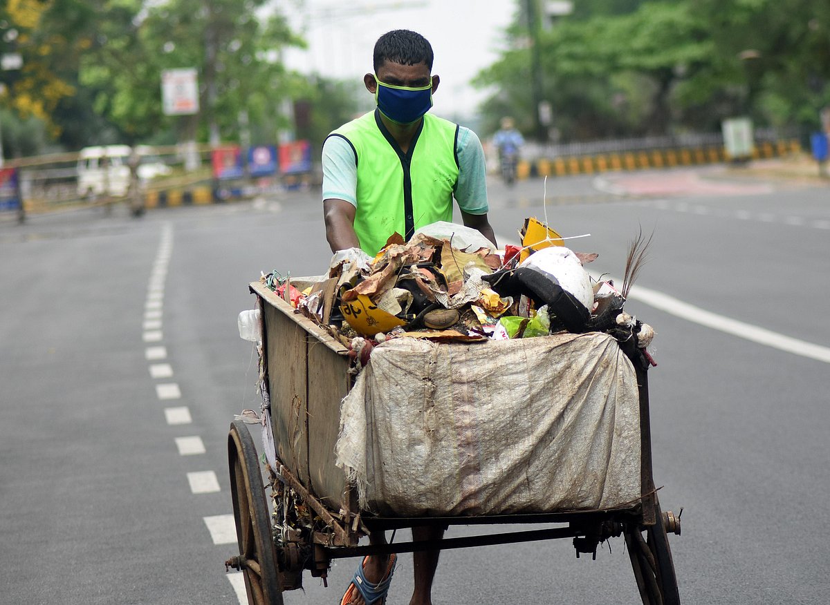 ‘City’s Backbone, yet subjected to ill-treatment’: AAP-led MCD