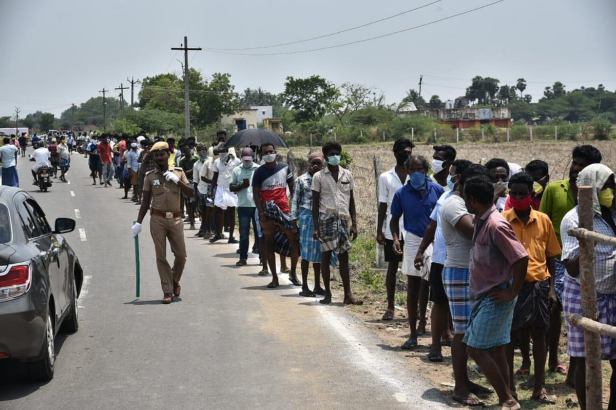 Tipplers wait in long queues, new safety measures mark TASMAC outlets ...
