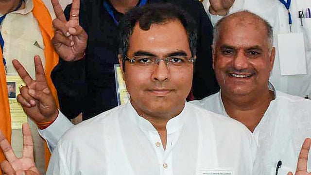 AAP says Parvesh Verma giving cash to voters, BJP leader refutes charge