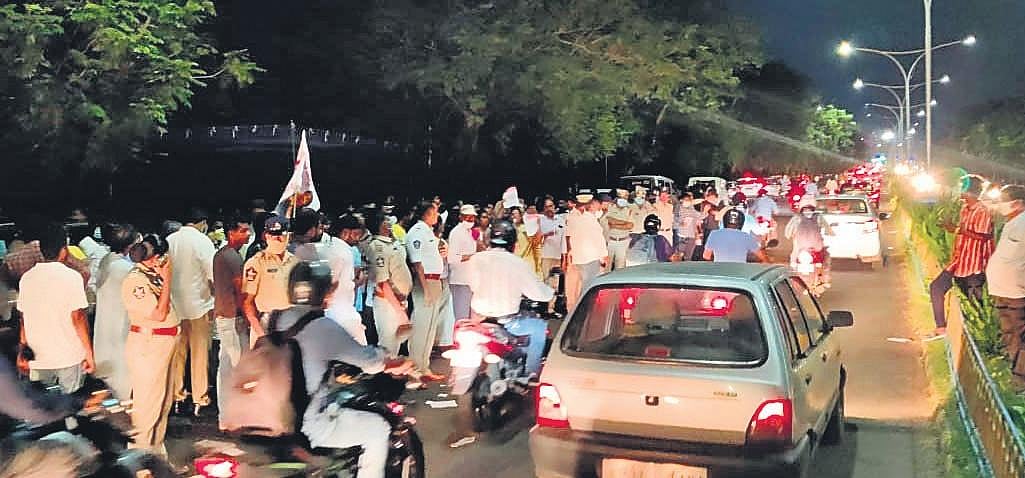 Andhra Pradesh: Badvel by-election today, 15 in fray