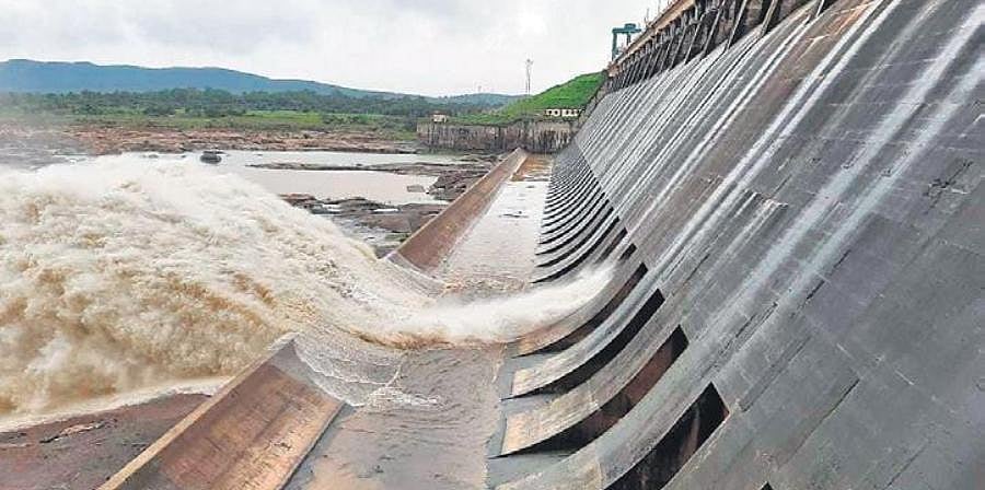 Hirakud Dam project: Hundreds of oustees stage dharna over land ...